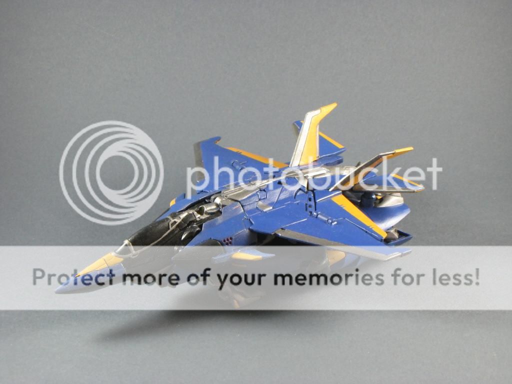 Minor/Repaint: - TFP: Dreadwing | TFW2005 - The 2005 Boards