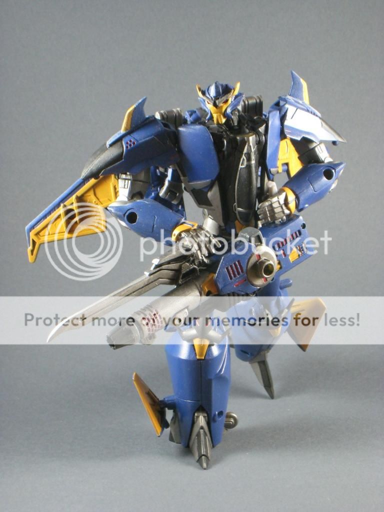 Minor/Repaint: - TFP: Dreadwing | TFW2005 - The 2005 Boards